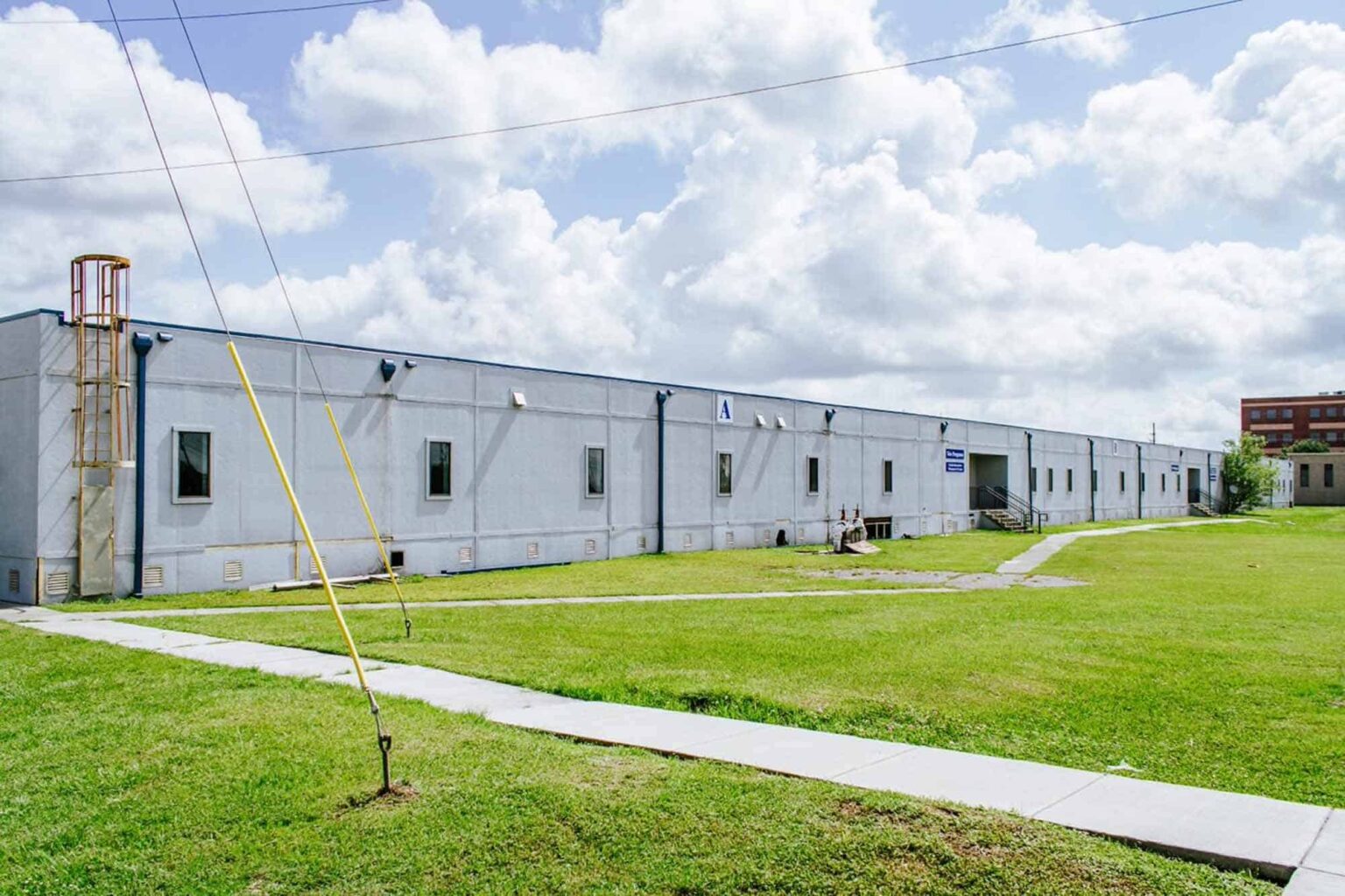 64’x388′ Classroom / Office Building - Office Building Texas